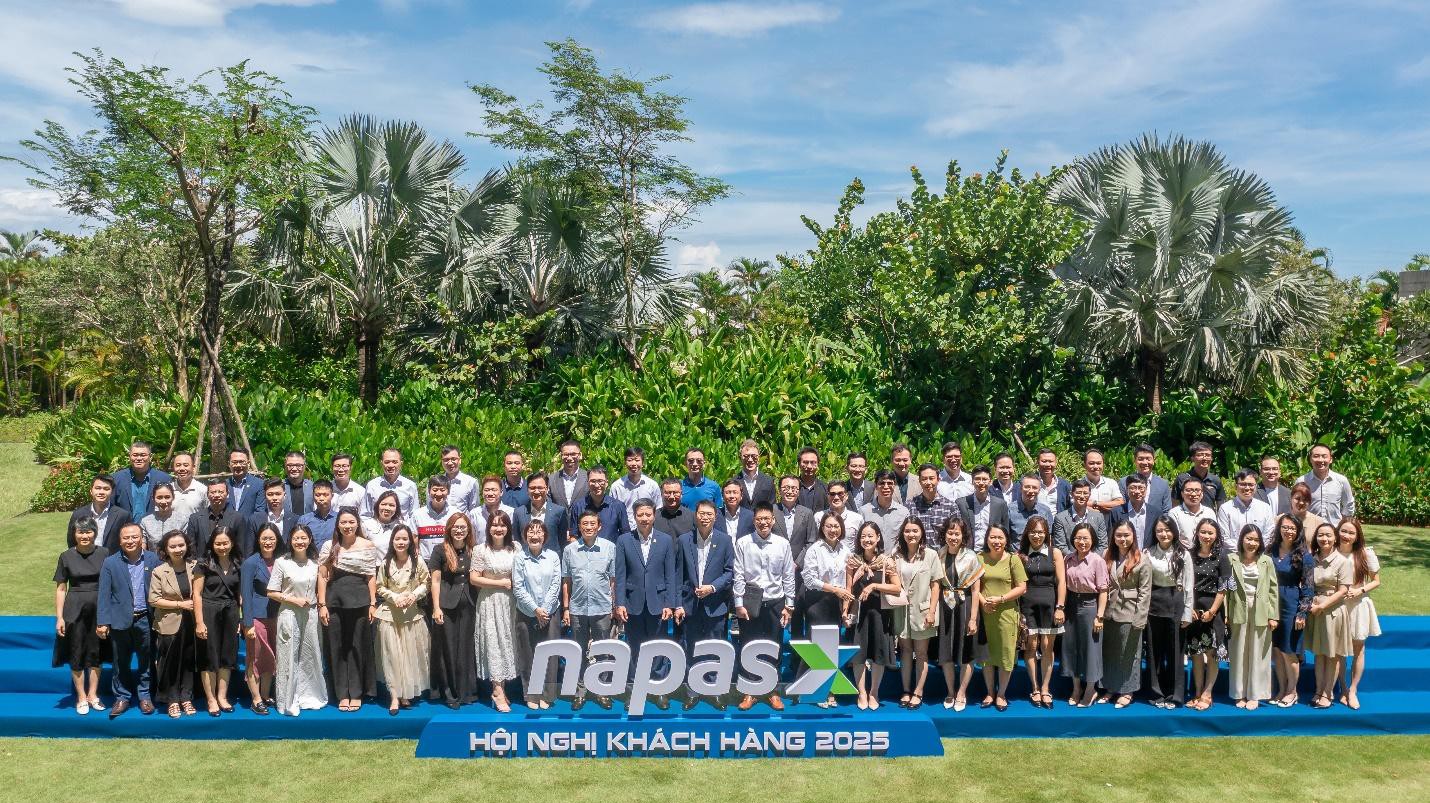NAPAS vinh danh các đơn vị Trung gian Thanh toán tại Hội nghị Khách hàng 2025